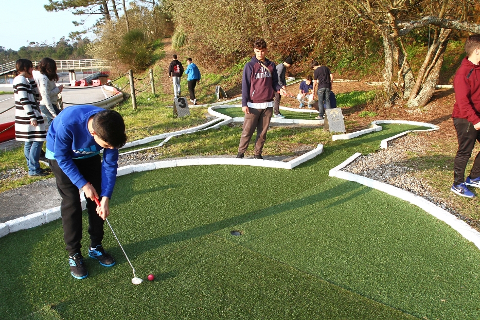 Ven a nuestro minigolf en Sanxenxo | Aventura Dakart